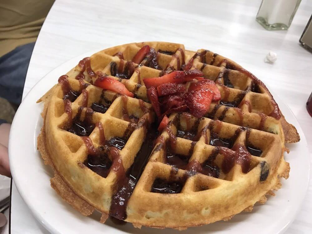 Waffles Integrales con Frutas y Chocolate | JPMA, Inc.